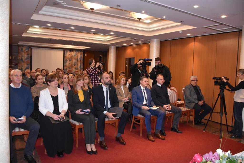 POTPISAN UGOVOR ZA IZGRADNJU CGO BABINA GORA: Mora biti završen u roku ...
